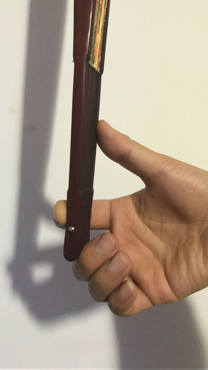 How to Open a Fan with One Hand? 3 Steps to Understand at a Glance - Diipoo